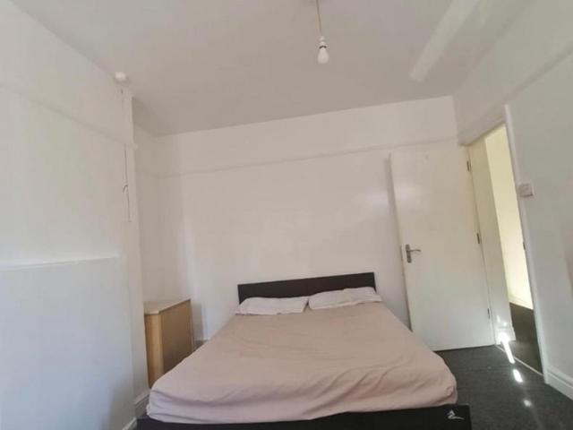 3 bedroom house of multiple occupation to rent