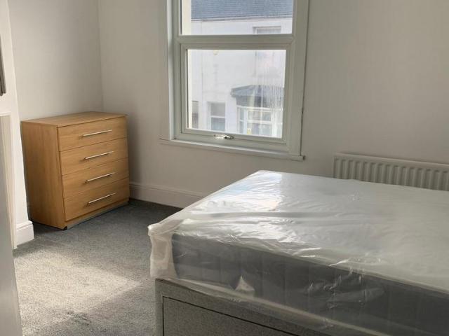 3 bedroom house of multiple occupation to rent