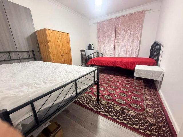 3 bedroom house of multiple occupation to rent