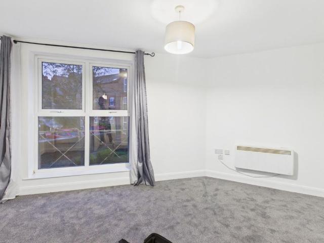 3 bedroom house of multiple occupation to rent