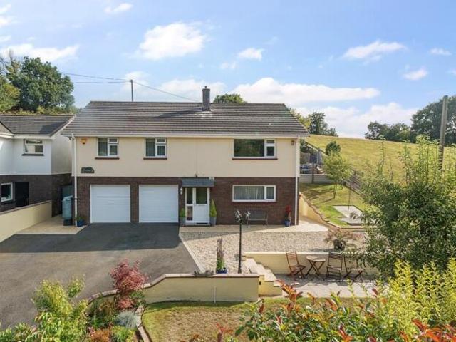 3 Bedroom House Okehampton Devon LS99029282