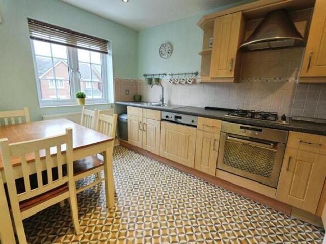 3 Bedroom House Oldbury Sandwell 101379095