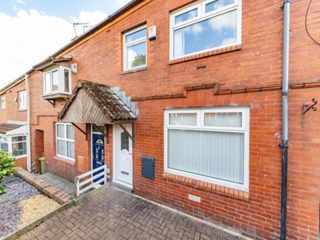 3 Bedroom House Oldham Oldham LS98864696