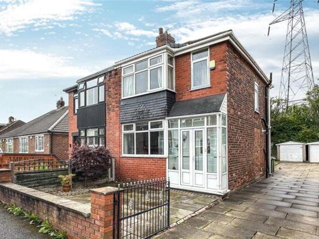 3 Bedroom House Oldham Oldham LS93437809