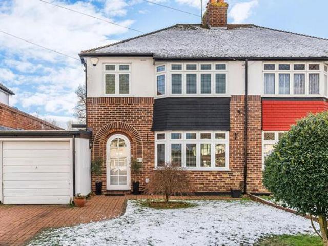 3 Bedroom House Orpington Great London LS99204058