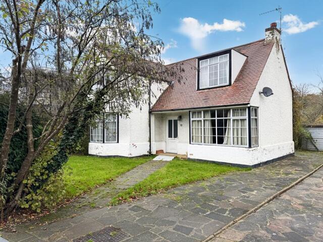 3 Bedroom House Orpington Greater London LS101675126