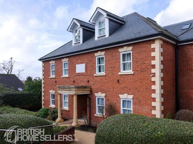 3 Bedroom House Oxted Surrey 101674877