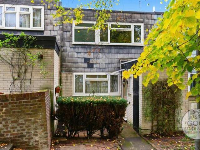 3 Bedroom House Loughton Essex 99344538