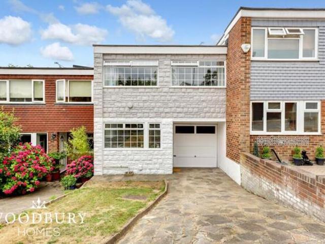 3 Bedroom House Loughton Essex LS101119508