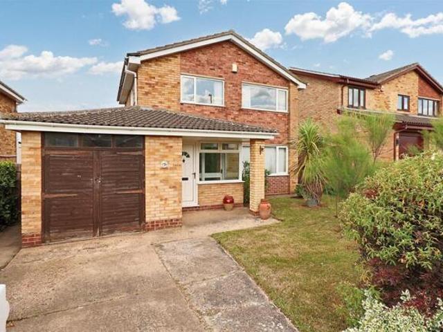 3 Bedroom House Lowestoft Suffolk 98262776
