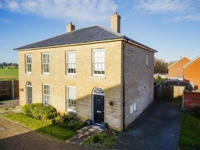 3 Bedroom House Loddon Loddon LS99571952