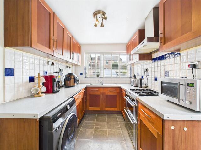 3 Bedroom House Long Ashton North Somerset 101231848