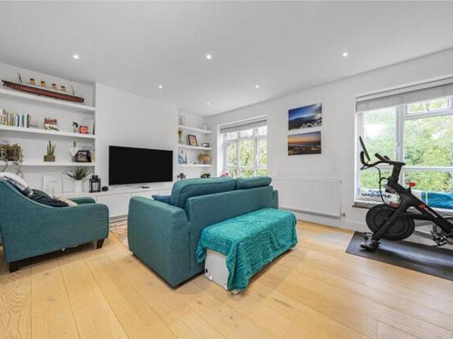3 Bedroom House London Greater London LS100614736
