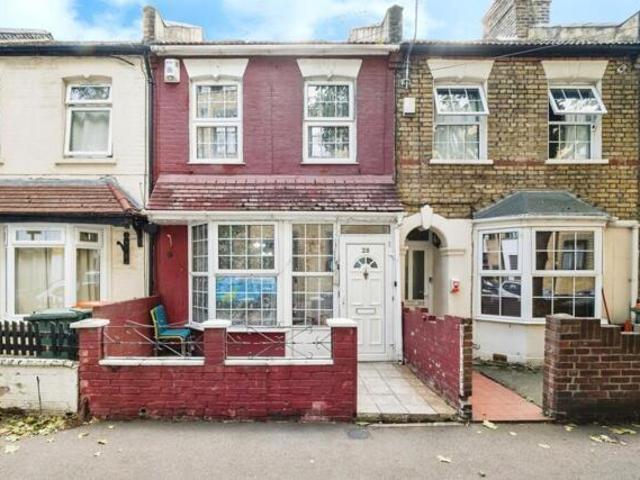 3 Bedroom House London Greater London LS100684820