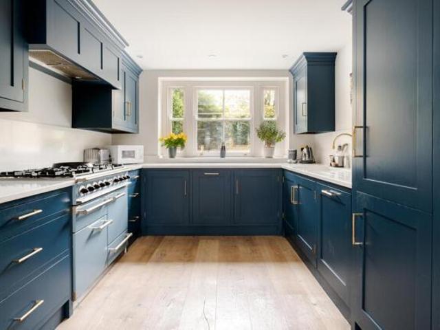 3 Bedroom House London Greater London LS100685116