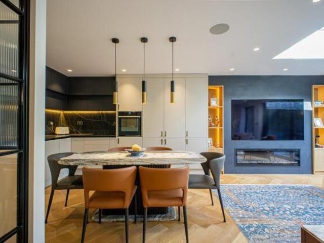 3 Bedroom House London Greater London LS100786711