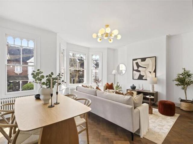 3 Bedroom House London Greater London LS100825110