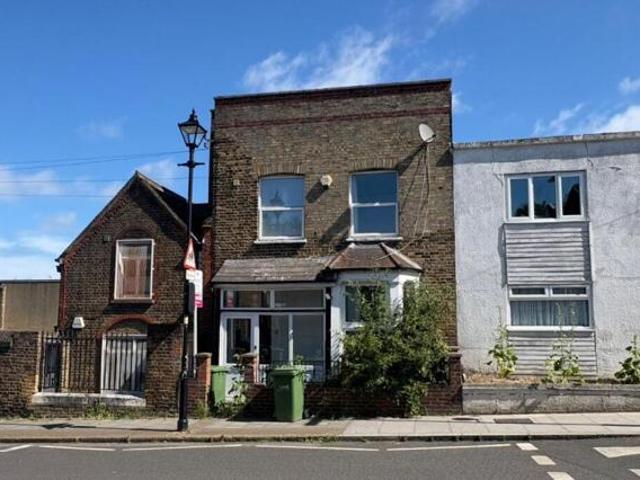 3 Bedroom House London Greater London LS100881687
