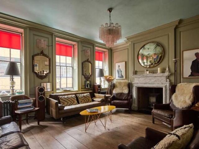 3 Bedroom House London Greater London LS101676321
