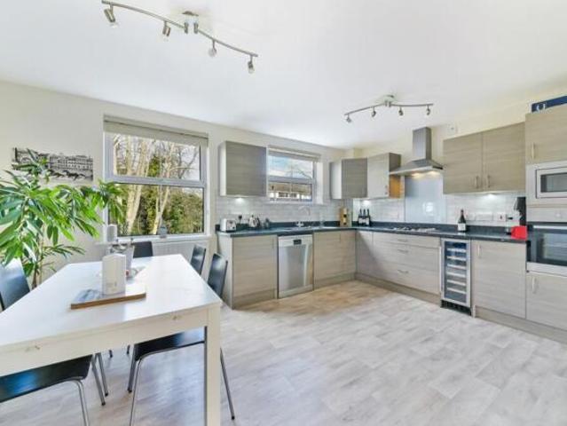 3 Bedroom House London Greater London LS101797052