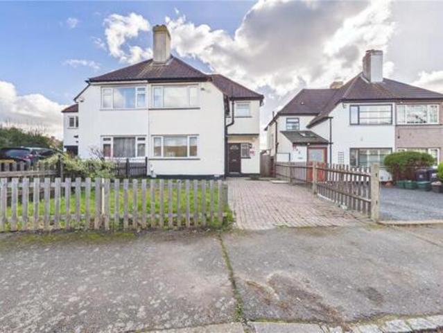 3 Bedroom House London Greater London LS101856074