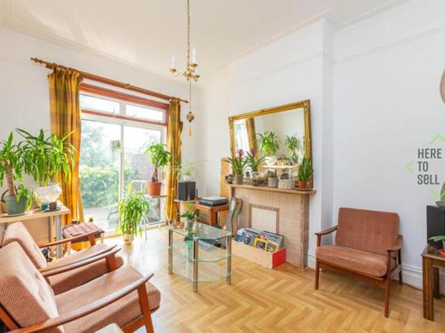3 Bedroom House London Greater London LS98864638