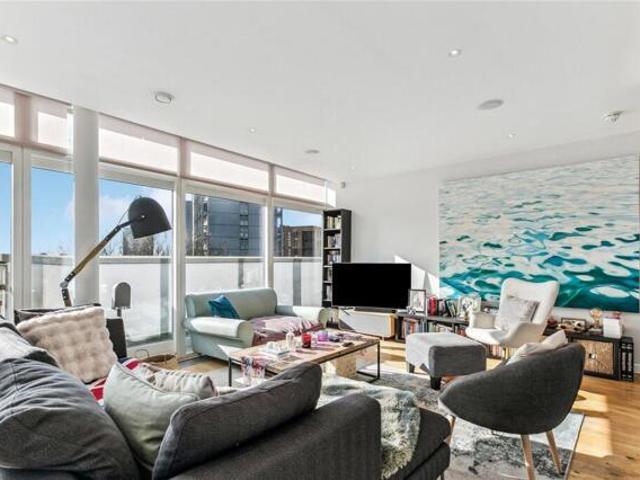 3 Bedroom House London Greater London LS99130290