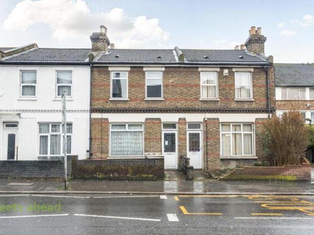 3 Bedroom House London Greater London 100456630