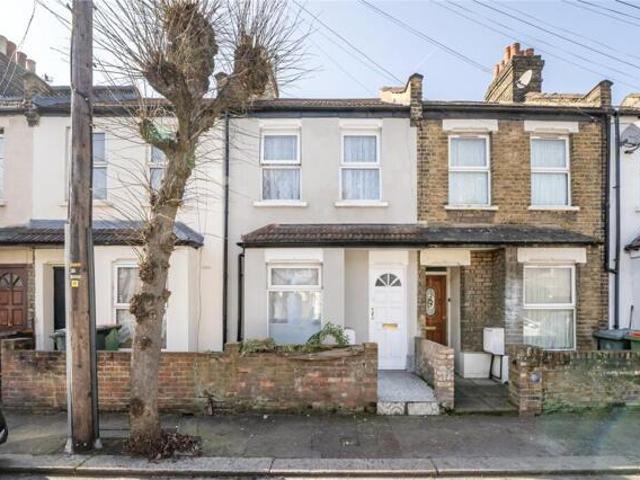 3 Bedroom House London Greater London 101119173