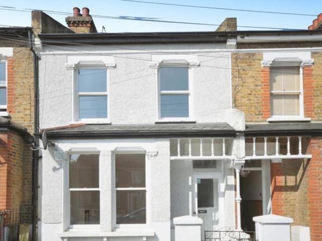 3 Bedroom House London Greater London 101675789