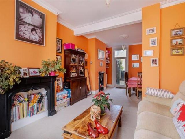 3 Bedroom House London Greater London 99236879