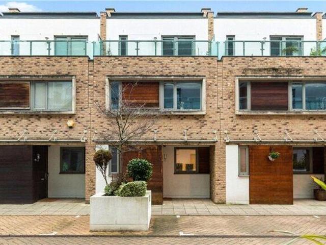 3 Bedroom House London Greater London 99437018