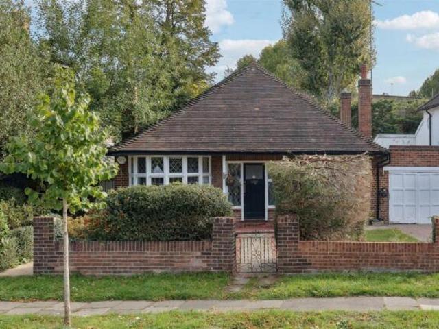 3 Bedroom House London Greater London 99571808