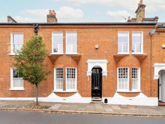 3 Bedroom House London Greater London 99608446
