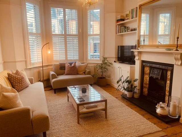 3 Bedroom House London London 88084812