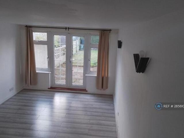 3 Bedroom House London London 101640016