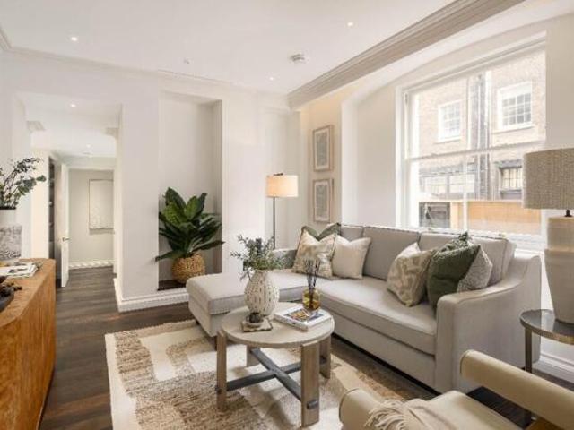 3 Bedroom House London Westminster LS100398357