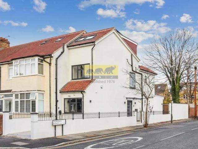 3 Bedroom House Londres Great London 99130094