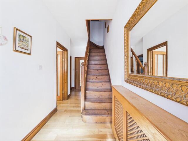 3 Bedroom House Londres Great London LS100614835