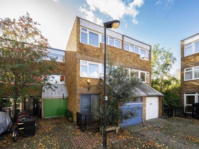 3 Bedroom House Londres Great London LS100057928