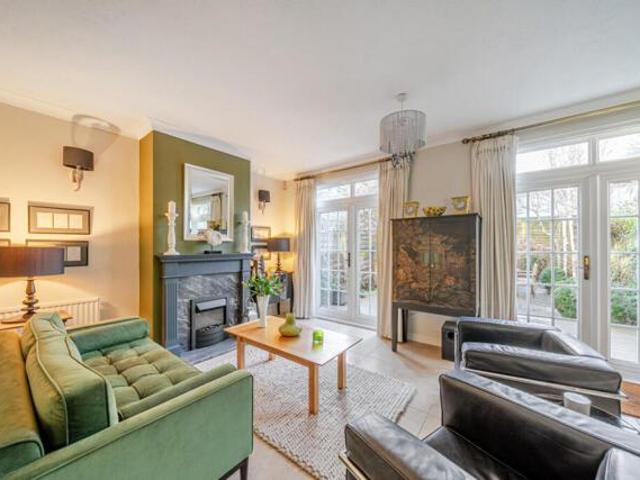 3 Bedroom House Londres Greater London 98386965