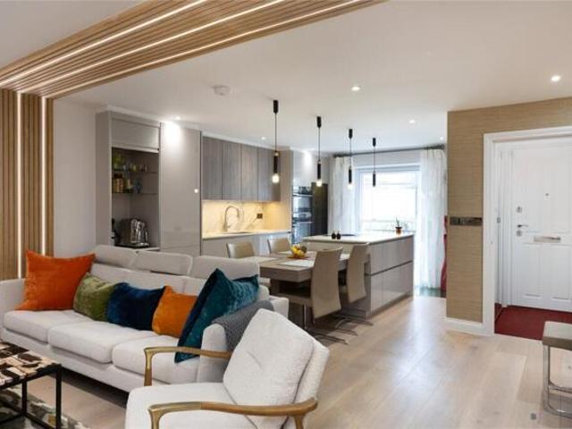 3 Bedroom House Londres Greater London 98477618