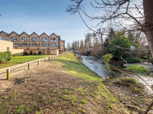 3 Bedroom House Londres Greater London 100854926