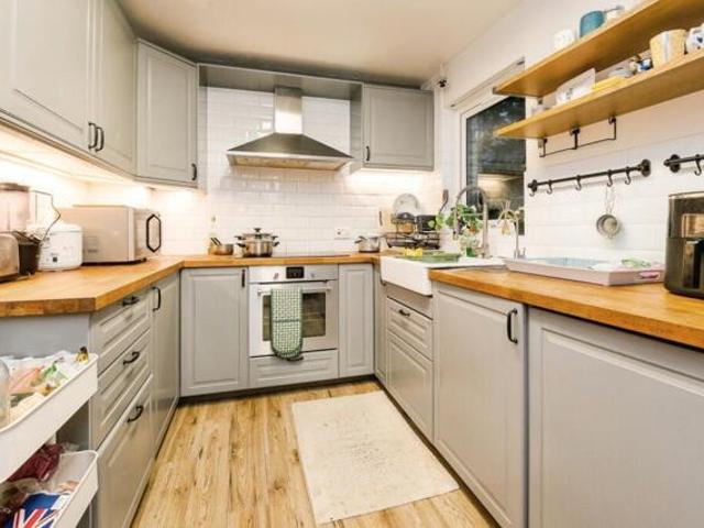 3 Bedroom House Londres Greater London 100855041