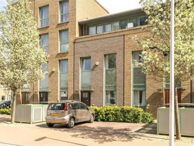 3 Bedroom House Londres Greater London 100953519