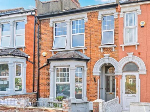3 Bedroom House Londres Greater London 100096621