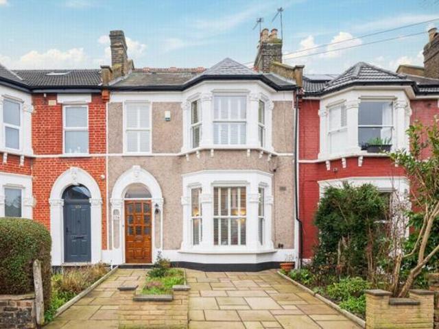 3 Bedroom House Londres Greater London 100132428