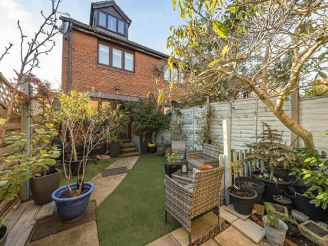 3 Bedroom House Londres Greater London 100398590