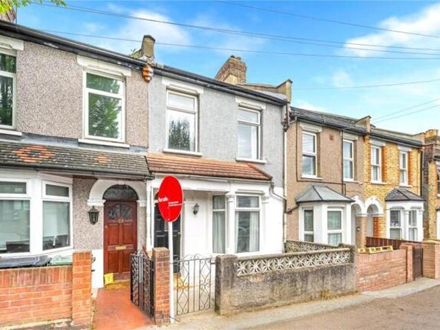 3 Bedroom House Londres Greater London 101892122