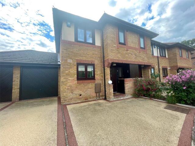 3 Bedroom House Londres Greater London LS101025840